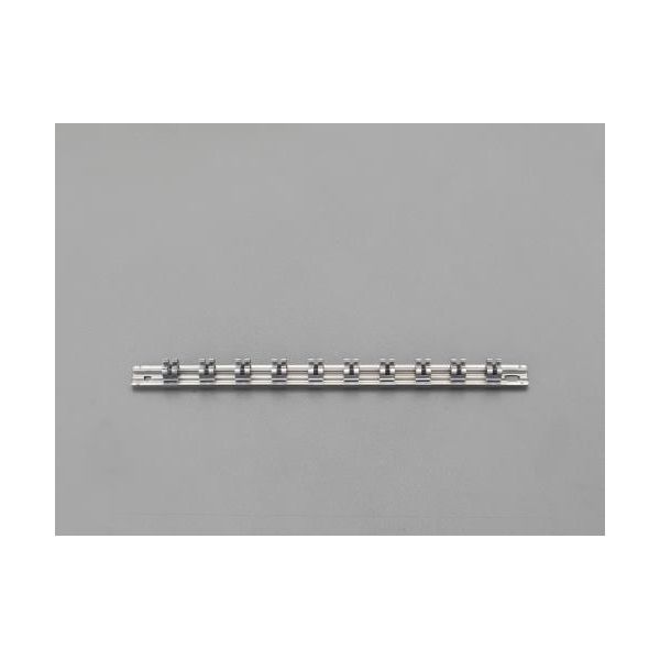 ●適合差込角…1/2”●クリップ数…10●全長…310mm●錆に強いオールステンレス製●折曲げ加工で弾力性があり抜けにくい●ねじ穴付きで、壁掛け・デスク固定が可能です。類似商品はこちらエスコ EA618KZ-12 1／2sqx311,499...