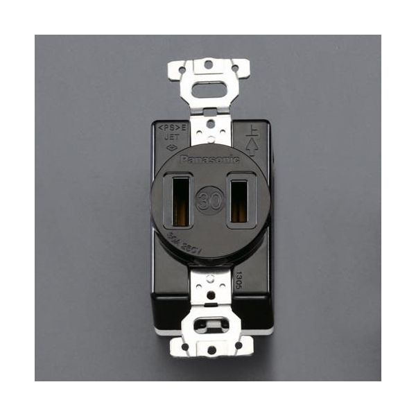 ●定格容量…30A　250V●適合電線…IV、VVF、VVR：φ2.6、φ3.2mm、5.5mm2、8mm2●プラグ…2P●サイズ…42×106.2×42.5mm(D)類似商品はこちらエスコ EA940BZ-52 250V／20A605円エ...