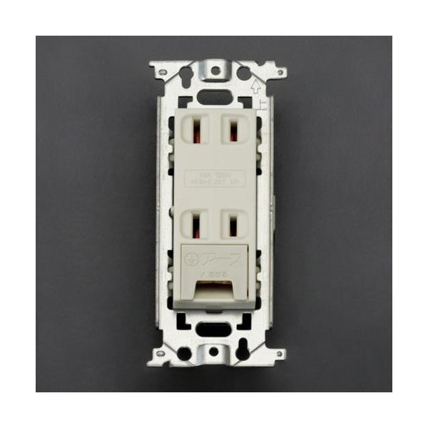 ●定格容量…15A 125V●差込み口…2個●サイズ（コンセント部）…48×110×24.1(D)mm●フルカラー3個用プレート適合●アースターミナル付●結線方式…電線・接地：速結式ねじなし端子構造、アースターミナル：押締端子式●適用電線…...