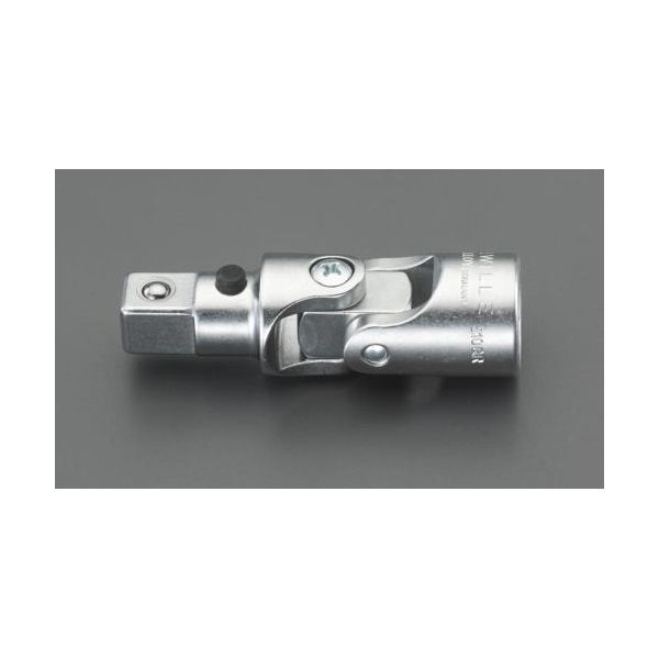 ●全長(mm)…80●外径(mm)…25●重量(g)…157●差込角…1/2”●ロッキング機能付●入り組んだ場所での作業に便利な1/2”SQのユニバーサルジョイント。●ソケット類の確実な着脱を容易に行えるクイックリリースタイプ。類似商品はこ...