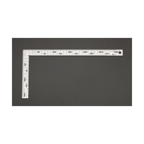 ●測定目盛…(外)300×150mm(内)250×100mm●長枝(短枝)×幅×厚さ…320(160)×20×2.0mm●長さの許容値…±0.2mm●材質…ステンレス(SUS430J2)●表裏mm単位表示●8段目盛●ストラップ穴付●JIS規...