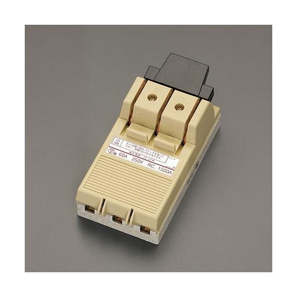 ●定格電圧…AC250V●極数…3極単投●スイッチ特性…ON-OFF●定格電流…15A類似商品はこちらエスコ EA940NR-1 15A／2極 カバ2,181円エスコ EA940NR-3 30A／2極 カバ2,701円エスコ EA940NR...