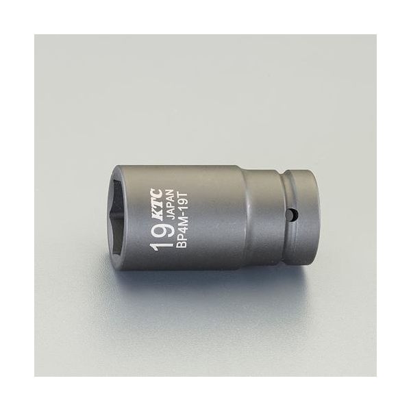 ●差込角…1/2”●対辺(mm)…23●ソケット部外径(d1；mm)…32.5●差し込み部外径(d2；mm)…29●深さ…25(最大深さ：34)●全長(L；mm)…52●薄肉仕様●AMBAC（アンバック）システム…独自のピン抜け防止機構で作...