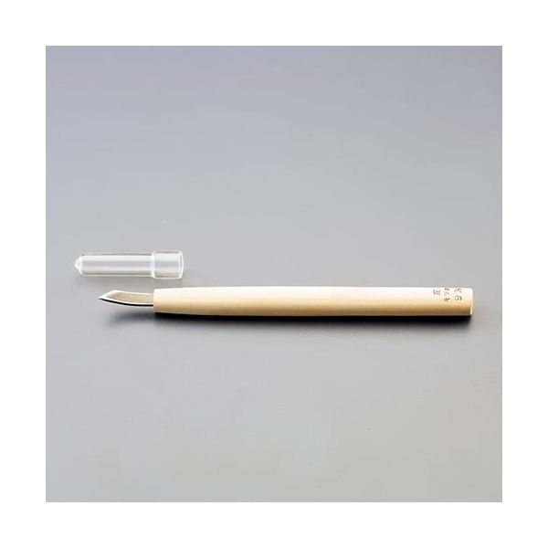 ●全長…212mm●刃幅…10.5mm●形状…キワ曲型左●材質…刃：安来鋼柄：朴●左利き用●図案の線に沿って切り込むときに便利です。●曲型でより深く彫り込めます。類似商品はこちらエスコ EA588ML-7.5 7．5mm 彫2,673円エス...
