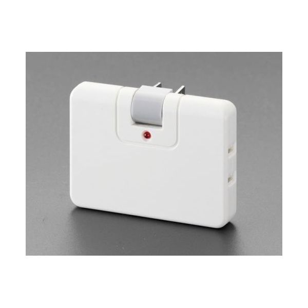 ●定格…15A・125V(1500W)●プラグ…2P(スイング式)●コンセント…2P×3口●サイズ…77(W)×13(D)×55(H)mm●重量…49g●雷サージ機能…最大サージ電圧：4500V制限電圧：330V●絶縁防止カバー付プラグ(ト...