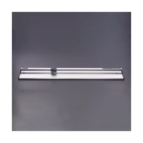 ●切断幅…1500mm(BO長辺対応)●裁断厚…7mm●サイズ…250(W)×1675(D)×120(H)mm●重量…9.2kg●発泡スチレンボード専用カッターで、簡単・スピーディーにパネル作成ができます。●軽量で丈夫なアルミ製類似商品はこ...