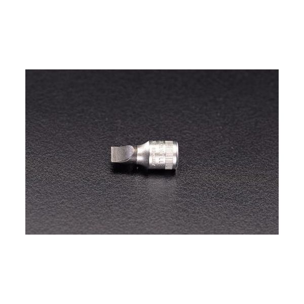 ●差込角…1/4”●サイズ…1.0×5.5mm●全長(L1；mm)…28●軸長(L2；mm)…16●ソケット部外径(d；mm)…11.6●刃厚（mm）…1.0●刃幅(mm)…5.5●重量(g)…11●軸長の短いマイナスビットソケット類似商品...