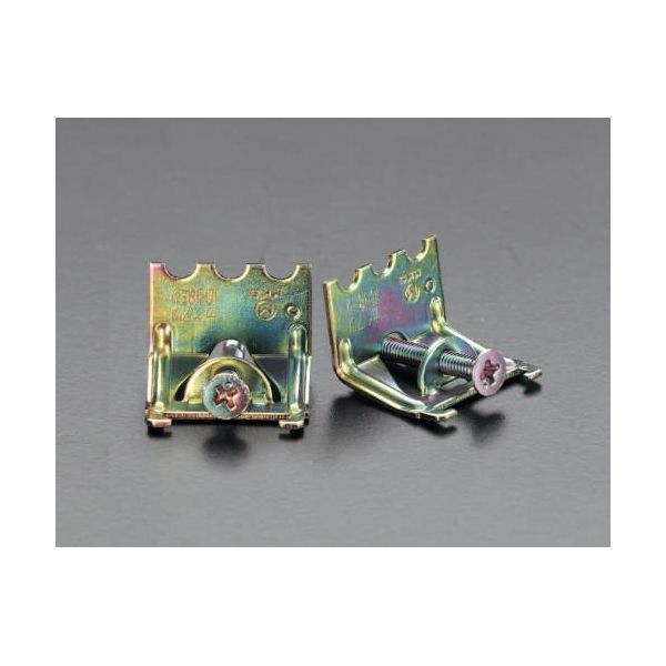 ●適用壁厚…6〜18mm●材質…スチール●サイズ…15×26×23.2(D)mm●RoHS対応品●入数は2個入りです。類似商品はこちらエスコ EA940CN-35 小、挟み金具 ボ111円エスコ EA940CN-31 取付金具 EA981円...