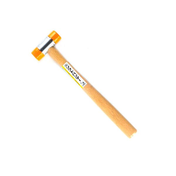 【用途】機械の修理、木製品の組組立。【機能・特徴】ヘッドは、交換式です。塩ビ系ヘッドなので、対象物にキズがつきにくくなっています。金型の分解組立・家具の組立などに適してます。【仕様】●頭重量：1/2LBS。●ヘッドスチール部：炭素工具鋼。●...