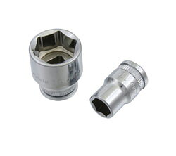 &nbsp; ITEM No. サイズ Ds(mm) Dd(mm) 全長(mm) 重量(g) 価格（） JANコード 0132060 6mm 9.5 17.3 28 24 681117 0132070 7mm 10.7 17.3 28 24...