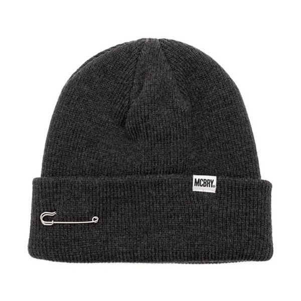 【商品説明】MCBRY LONG BEANIE グレー●ユニセックスデザインMACK BARRYのアイテムは、全てユニセックスデザイン。シンプルなデザインなので、コーデに取り込みやすいです。●様々なシーンで着用いただけます!アウトドア、海や...