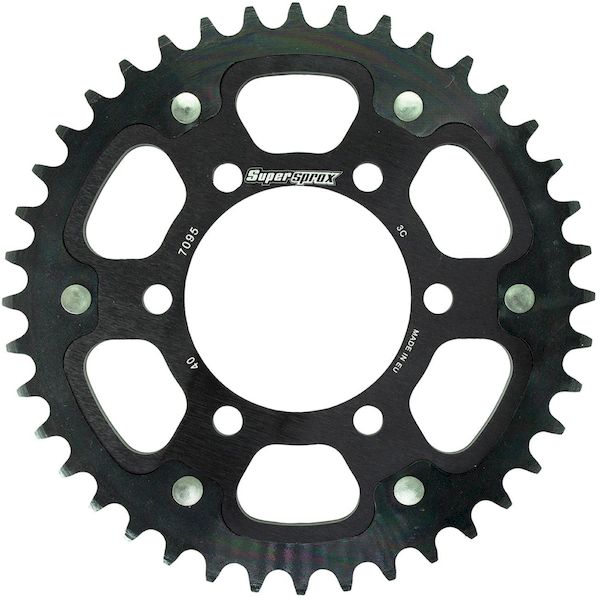 【商品説明】[STEALTH (ステルス)]Supersproxの研究開発によって実現した、革新的なハイブリッドスプロケットです。異素材である、スチールティースとアルミニウムコアを特許技術により接合。回転質量を軽減して、耐久性と軽量化を高い...