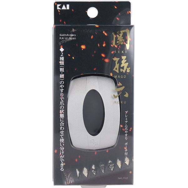【商品説明】個装サイズ：60X142X13mm個装重量：約26g内容量：1個入製造国：韓国コンパクトな設計で持ちやすい形状です。●左右でやすりの粗さが違うため、爪の状態や用途による使い分けができます。●精密エッチング技術により、なめらかに仕...