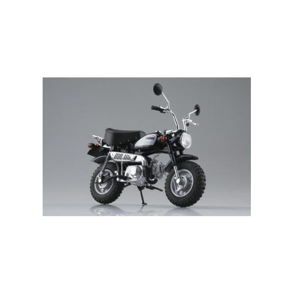 【商品説明】1967年から発売が開始された、Hondaモンキー。その中から1922年より発売された12V仕様のモンキーが登場です。シート形状や4.5Lタンク、サイドカバーなど、特徴的なシルエットを余すことなく再現しました。フレーム・タンク・...