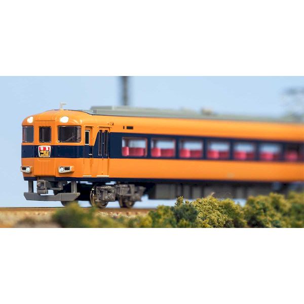 【商品説明】近鉄12410系は、1980年に名阪甲特急（ノンストップ）用として12400系を基礎に製造されました。製造当初は3両編成で登場しましたが、その後中間車を組み込んで4両編成化されました。1997年から断続的に車両内外のリニューアル...