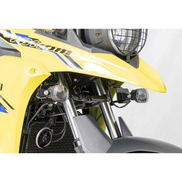 【商品説明】●人気のフォグランプシリーズのVストローム250用がリニューアルし、新たにラインナップ。フォグランプの主流となったスモールタイプに切り替え、カラーも明るさが際立つホワイトと霧の中で光が届きやすいイエローの2色展開。取付けに必要な...
