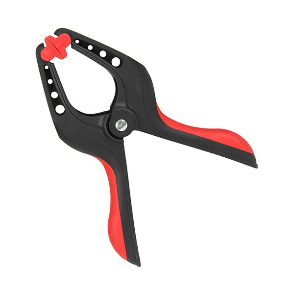 【用途】DIY等での仮止めや固定。【機能・特徴】ソフト樹脂のグリップ採用で手にやさしく、すべりにくいです。【仕様】●口の開き：75mm。●アゴの深さ：84mm。●全長：206mm。【材質】●本体：ナイロン製。●ハンドル：TPR樹脂。●はさみ...
