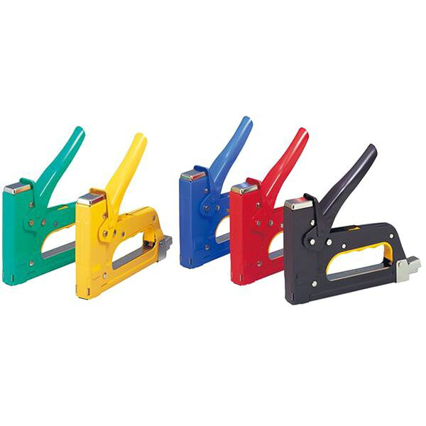 【商品説明】●ガンタッカです。 ●質量(g):700 ●寸法(mm):H160×W34×L176 ●ステープル装填数(本):150 ●ステープル足長さ(mm):6/8/10/13 ●ボディカラー:黄(従来色) ●個装:ブリスタパック ●オプ...
