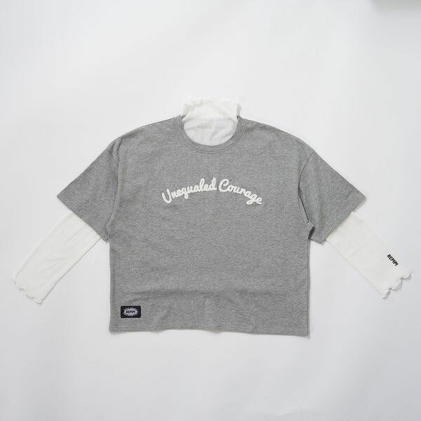 【商品説明】チュールインナーとTシャツのセット企画。着こなし次第でガーリーからストリートまで使い勝手のよいシンプルなデザインのチュールインナーは1枚あると便利です。オーバーサイズのTシャツとの相性も抜群。●素材：Tシャツ＝綿100%　インナ...