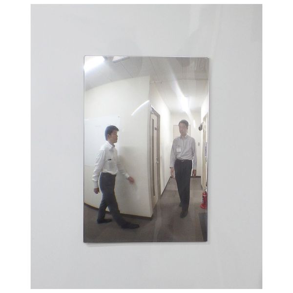 コミー0120-531-073【商品説明】●サイズ：W325×H485(mm)　●厚さ：4.1(mm)　●重量：0.9(kg)　●像の大きさ：600R相当　●材質：アクリル　●タイプ：片側用　接着タイプ　●室内専用類似商品はこちらコミー F...