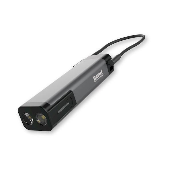 【商品説明】●特徴●スポットライト＆ワイドライト●ストラップ型ケーブル●USB出力でスマホ充電可能●仕様、規格●サイズ　135×26×60mm●本体重量　200g●明るさlm　45〜500●充電池　365V　4000mAh●連続使用時間　2...