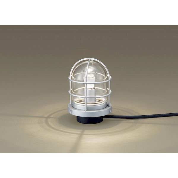 【商品説明】●地中埋込型　LED（電球色）　アプローチスタンド　スティック付　防雨型　スティックタイプ　白熱電球25形1灯器具相当【光源】●LED電球クリア電球タイプ3.4W1灯（E17）（電球色）　●色温度：2700 K　●光源寿命400...