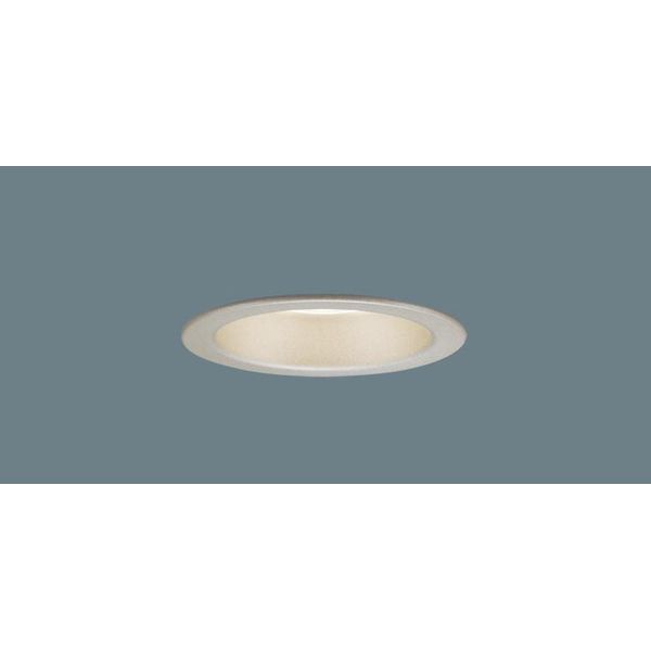 【商品説明】●天井埋込型　LED（電球色）　ダウンライト　浅型8H・高気密SB形・ビーム角24度・集光タイプ　防湿型・防雨型／埋込穴φ100　110Vダイクール電球60形1灯器具相当【光源】●LED（電球色タイプ）　●色温度：2700 K　...