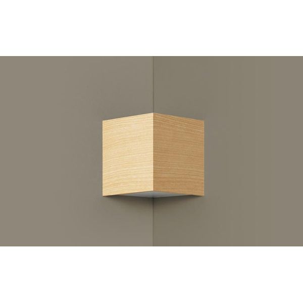 【商品説明】●壁直付型　LED　入隅コーナー用ブラケット　上下面カバー付（非密閉）【光源】●LEDフラットランプφ70　クラス500 拡散タイプ（口金GX53-1）用　●入隅コーナー用　●上下面カバー付（非密閉）【寸法質量】●幅：149 m...