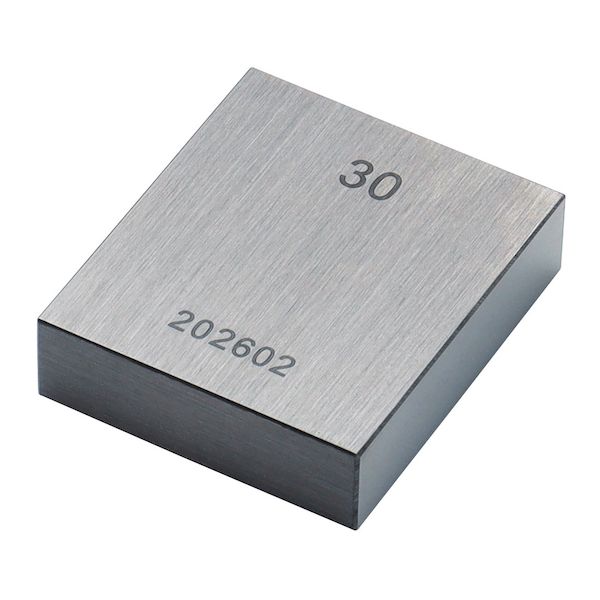 新潟精機0256-31-5660【商品説明】用途●ノギス、マイクロメータ、ダイヤルゲージなどの精度検査、比較測定用の基準ゲージとして特徴●精度保証のため、検査時の数値を記した検査表付です。●防錆用の袋に入っているのでお手入れが楽です。●0級...