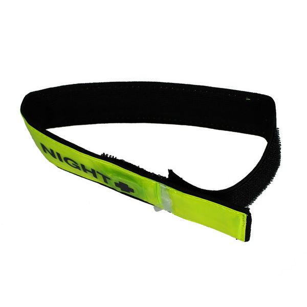 【商品説明】●LEDによる自発光で、街灯等が無い場所でも安全を確保します。●連続点灯200h以上。●電池交換可能。●カラー：イエロー●本体：ポリエチレンテレフタレート・ゴム●反射材：塩化ビニール●サイズ：370×400類似商品はこちらマイス...