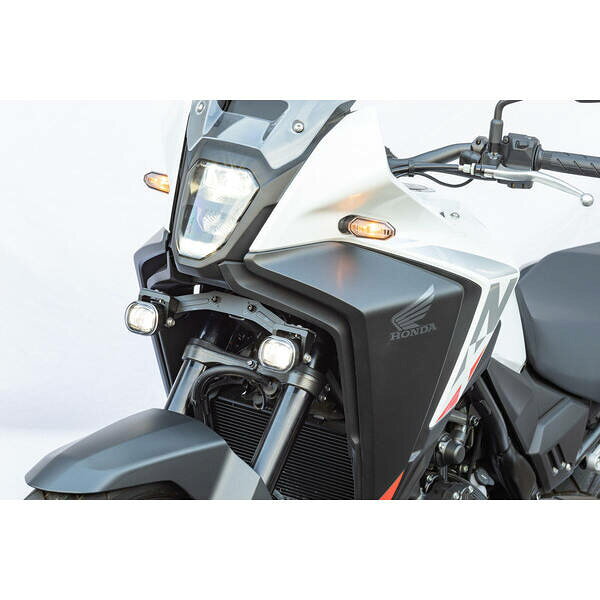 【商品説明】●装着に必要な部品が全てセットになっているフォグランプKITに新たにホンダ ミドルクラスのクロスオーバーモデルNX400用が登場！オフロードを意識した車体デザインにLED FOGランプが違和感なくはまります。夜間走行で補助ライト...