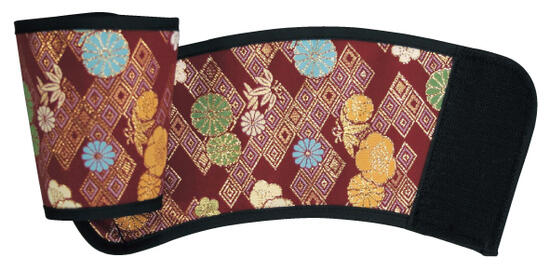 和太鼓の演奏時の衣装や、よさこいなどダンスパフォーマンスの演舞衣装に最適な金襴手甲です！海外へのお土産としてもおすすめな金襴手甲です！ ●品質● 表：ポリエステル、レーヨンなど（金銀装飾糸使用） 裏地：綿、またはT/C※ご指定いただけません...