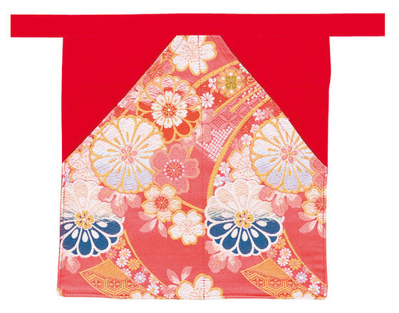 よさこいにおすすめな、鳴子入れです。 ●主素材● 　　ポリエステル・金属糸使用 　　（紐無地部分：綿100％） ●サイズ● 　　幅約28cm・丈約31cm(紐部分含む) 裏面にファスナーがついておりますので、小物が入れられます。 ※1点1点...