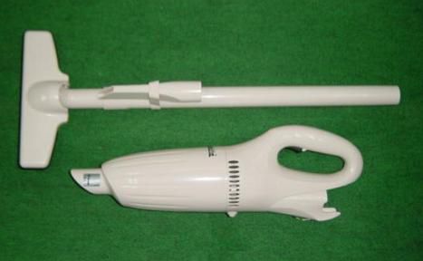 マキタ製の10.8V充電式クリ−ナ−のCL100DZ（本体のみ）です。 特徴 ●カプセル式 　ゴミ捨てはカプセルをひねってはずすだけ。 ●トリガ式スイッチ 　使いたい時だけ素早くON/OFF。 　バッテリ消費を低減。 ●奥の奥まで、しっかり...