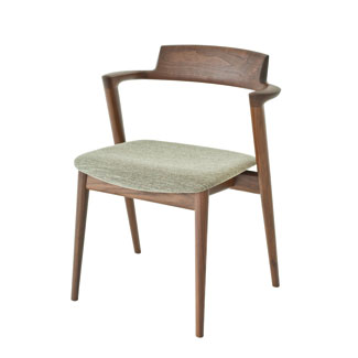 ※お取り寄せ商品です。在庫のある場合は、1〜5営業日で発送いたします。在庫が流動的ですので、急な品切れにはご了承くださいませ。お急ぎの場合は予めお問い合わせいただけますと助かります。 商品名 ダイニングアームチェア　SEOTO　WN　KD2...