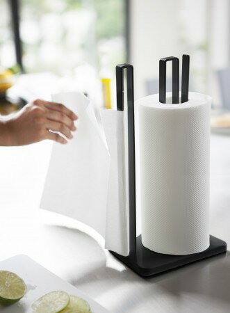 ※お取り寄せ商品です。在庫のある場合は、1〜5営業日で発送いたします。在庫が流動的ですので、急な品切れにはご了承くださいませ。お急ぎの場合は予めお問い合わせいただけますと助かります。 商品名 片手で切れるキッチンペーパーホルダ　タワー　32...