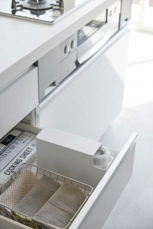 ※お取り寄せ商品です。在庫のある場合は、1〜5営業日で発送いたします。在庫が流動的ですので、急な品切れにはご了承くださいませ。お急ぎの場合は予めお問い合わせいただけますと助かります。 商品名 スリムプラスチックバッグケース　タワー　3976...
