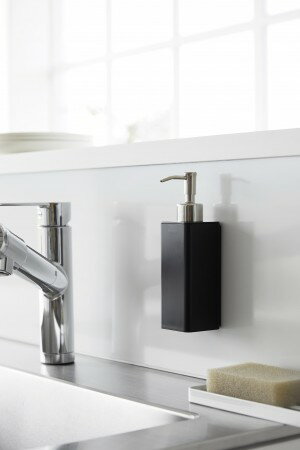 ※お取り寄せ商品です。在庫のある場合は、1〜5営業日で発送いたします。在庫が流動的ですので、急な品切れにはご了承くださいませ。お急ぎの場合は予めお問い合わせいただけますと助かります。 商品名 マグネットキッチンディスペンサー　タワー　368...