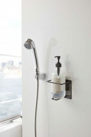 ※お取り寄せ商品です。在庫のある場合は、1〜5営業日で発送いたします。在庫が流動的ですので、急な品切れにはご了承くださいませ。お急ぎの場合は予めお問い合わせいただけますと助かります。 商品名 MGチューブ＆ボトルホルダー　L　タワー　550...