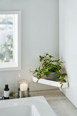 ※お取り寄せ商品です。在庫のある場合は、1〜5営業日で発送いたします。在庫が流動的ですので、急な品切れにはご了承くださいませ。お急ぎの場合は予めお問い合わせいただけますと助かります。 商品名 リバーシブルマグネットバスルームコーナーラック　...