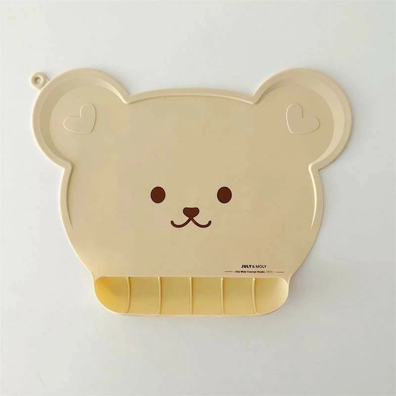 【製品概要】 お食事タイムが楽しくなるくまさん型のシリコンランチョンマット　?? カラー：モカ、クリーム、ピンク 【商品の強み】 ポケットで食べこぼしをキャッチ！ ?? シリコンなのでその後の後片付けも楽々♪ 【製品材質・サイズ】 縦x横x...