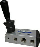 ■特長●エアシリンダなどに供給する空気の流れ方向を手動で切り替える機器です。●レバーは切り替えた方向に保持します。●2ポジションです。■仕様●有効断面積(mm[[の2乗]]):34●接続口径IN・OUT:Rc3/8●接続口径EX:Rc3/8...