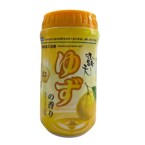 商品説明●有効成分（硫酸ナトリウム・炭酸水素ナトリウム）が温浴効果を高め血行を促進し、疲労回復、肩こり、腰痛等に効果的な薬用入浴剤です。●ゆずの香りとライトイエローのお湯でステキなバスタイムをお楽しみください。文責者の氏名と資格種類ウエルシ...
