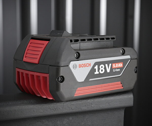 5.0Ah高容量バッテリー新登場！ ボッシュプロ用18Vバッテリー工具シリーズ全機種で使用可能 1. クールパックテクノロジー ・バッテリーのセルは高温になると故障します。ボッシュのクールパックはセルの発熱を効率よく外に放熱し、セルの温度調...
