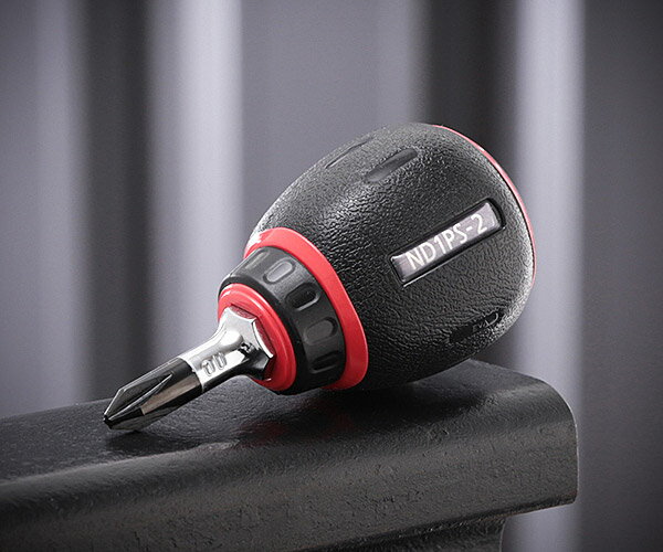 KTCのものづくりの粋を集めた最高傑作！日本製高級ハンドツール「nepros」 回しやすく力を加えやすい、手になじむ樹脂柄。 抜群のデザイン性で、見ているだけで工具好きの心が躍る商品に仕上がって います。 ■型式：ND1PS-2 ■メーカー...