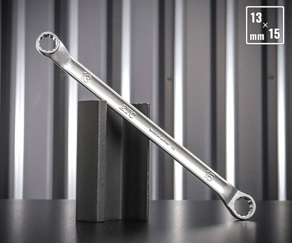トルクを加えやすいロングめがねレンチ。 12角、オフセットタイプなので、奥まった箇所やレンチの振り幅 の無い箇所の整備作業に役立ちます。 ■型式：M5-1315 ■メーカー：KTC(京都機械工具株式会社） ■全長：236mm ■重量：115...