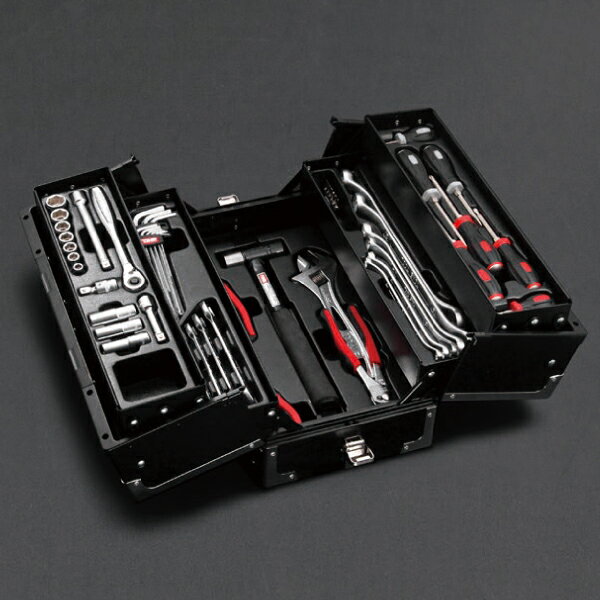 自動車整備向けに、欠かせない工具を厳選した工具セットです。 天面フラットV形3段式メタルケース、全段プラスチックトレー付きです。 【仕様】 ケース色：マットブラック ケース寸法(mm)間口：433 ケース寸法(mm)奥行：220 ケース寸法...