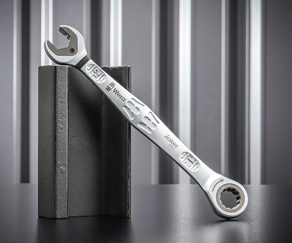 Weraこだわりの高品質コンビネーションギアレンチ レンチでできること全てを兼ね備えた、ホンモノの新世代メガネラチェットスパナ「Joker」 注目ポイントは、スパナ部がストレート形状&ボルト・ナット保持プレート！ ギアレンチに付属している「...