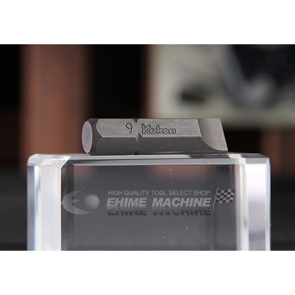 5/16(8mm)タイプのマイナスビットです。 アタックドライバー（インパクトドライバー）などで使用します。 ■型式：100S-32-9 ■メーカー：ko-ken（コーケン/山下工業研究所） ■全長：32mm ■重量：12g 人気のカテゴリ...