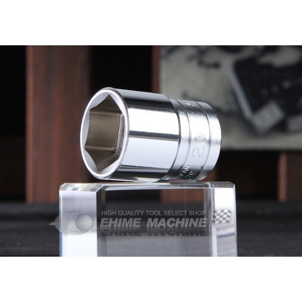 差込角12.7sq.の六角ソケット、サイズ20mm。 エッジを傷めにくいパワーフィット形状。 KTCのソケットB4-20です。 差込角12.7mm(12.7sq.)(1/2)の手動工具用六角ソケットで、対辺二面幅(サイズ)は20mmです。 ...